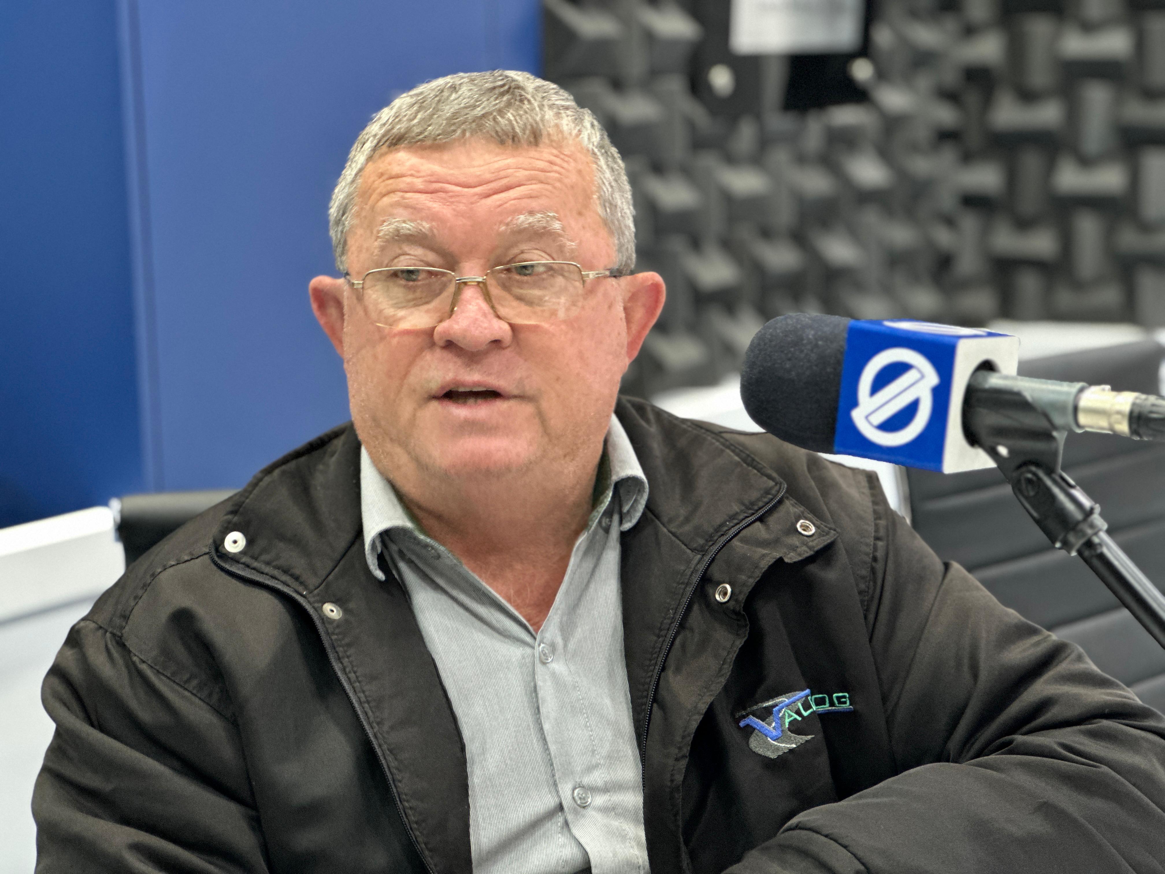 Anel viário para o trânsito de veículos fora da zona urbana é uma ...